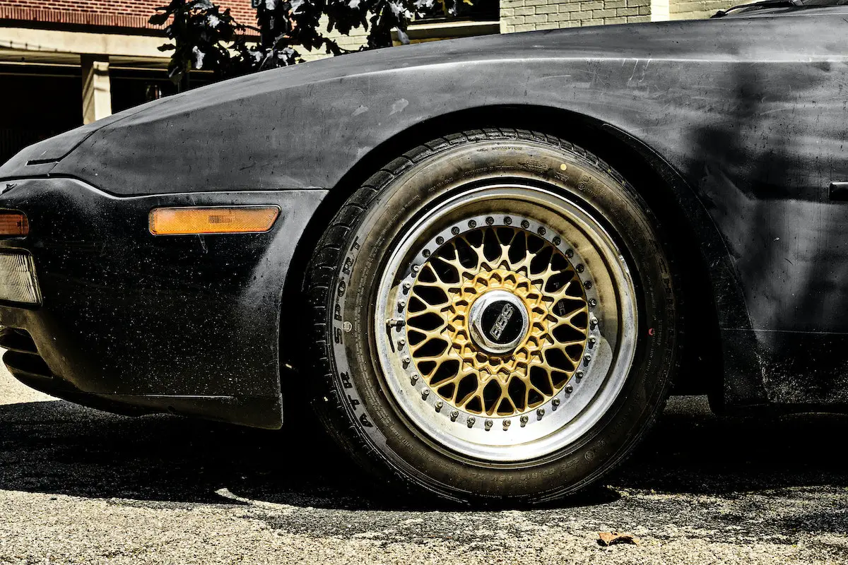 Black Car with Gold Wheels: A Luxurious Combination? - Motor Hungry