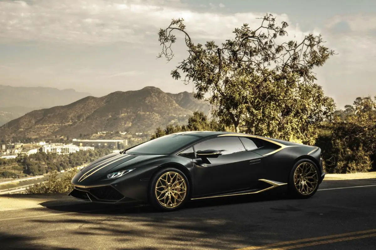 Black Car with Gold Wheels: A Luxurious Combination? - Motor Hungry